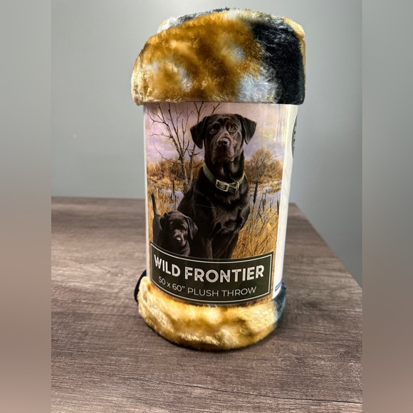 Wild Frontier | Bedding | New Wild Frontier Black Lab Plush Throw 5 X ...
